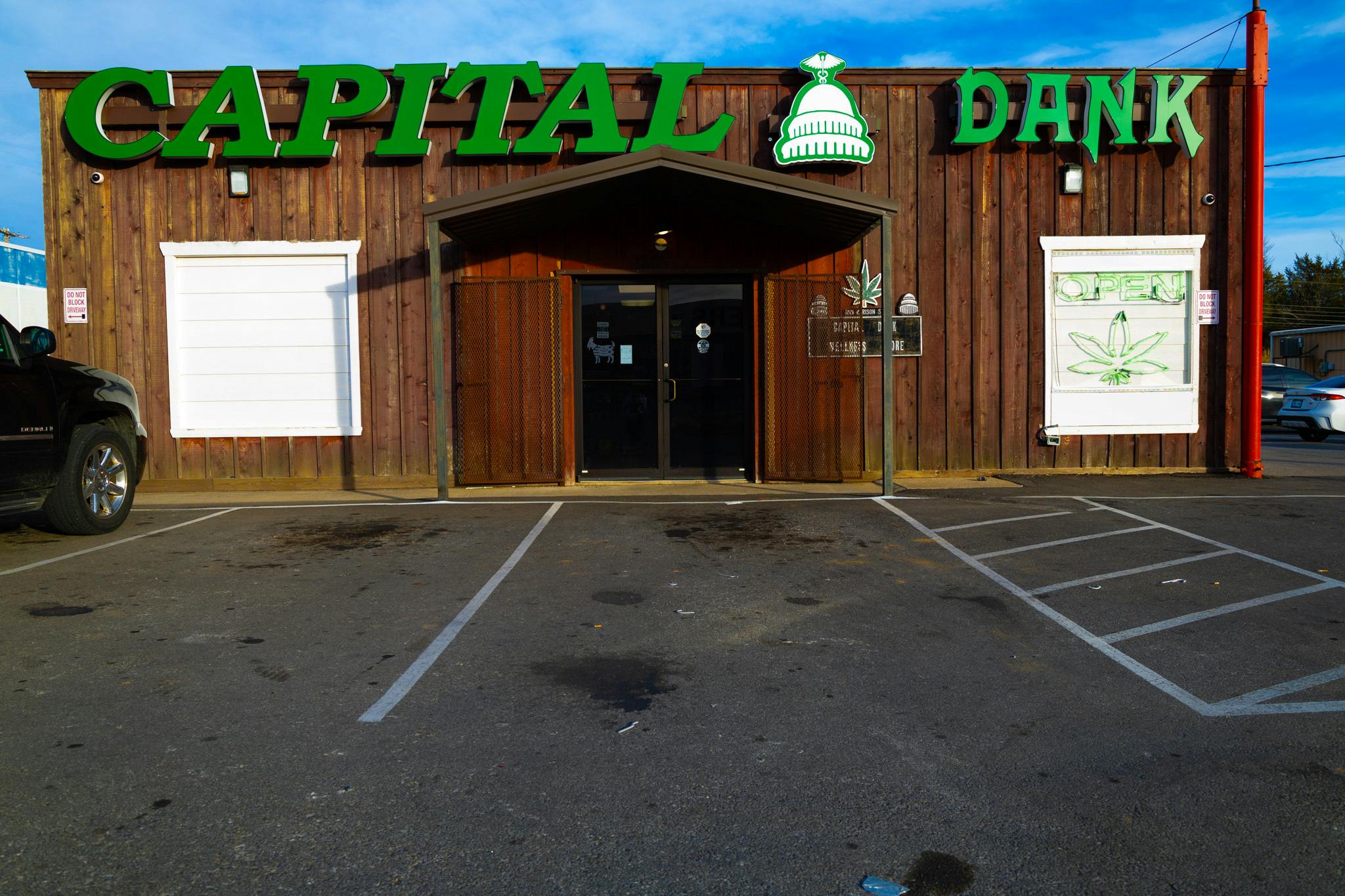 Capital Dank - Shawnee Menu, Reviews, Deals - Weed Dispensary in ...