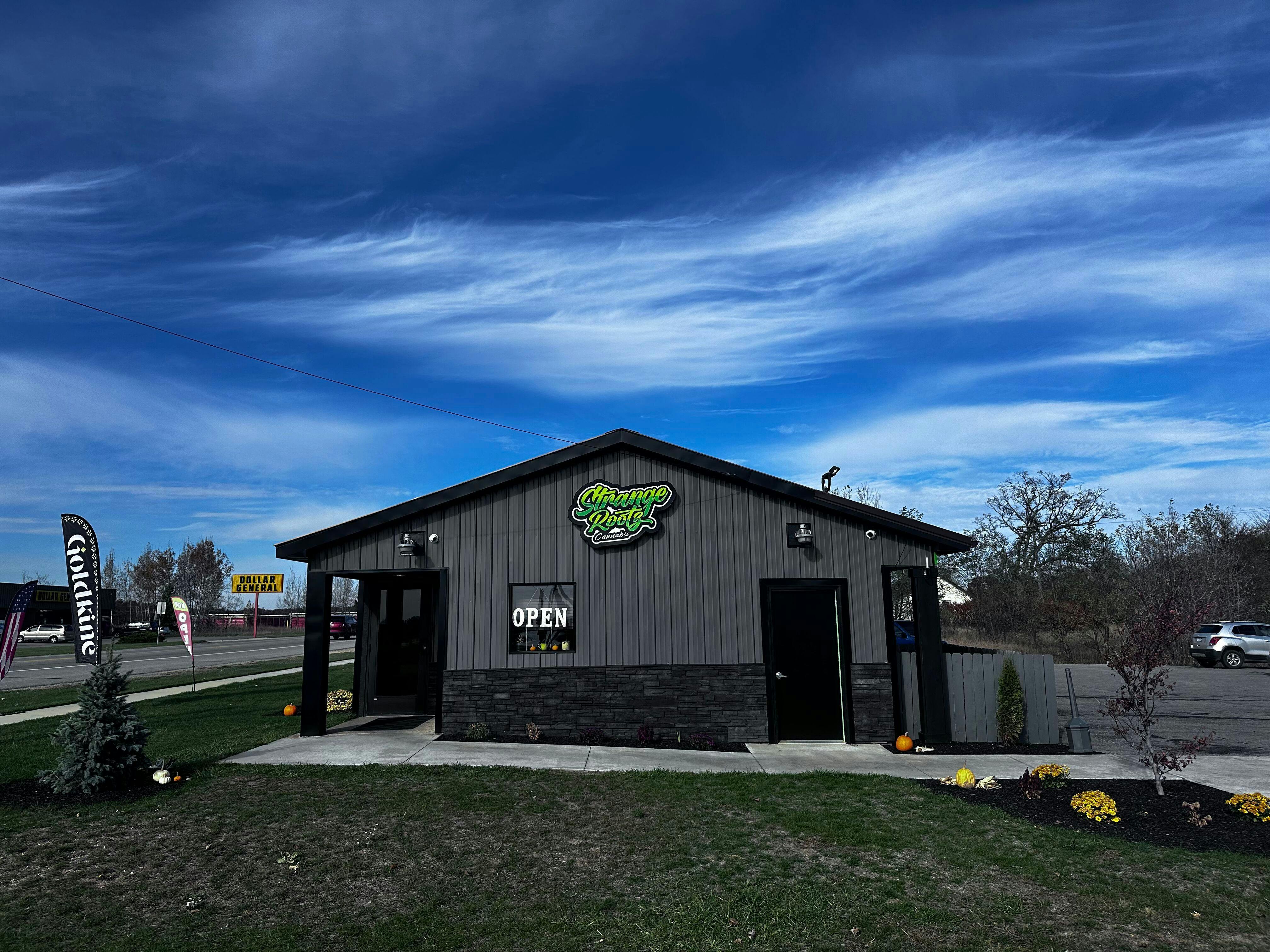 Strange Rootz Cannabis - Grand Rapids Menu, Reviews, Deals - Weed ...