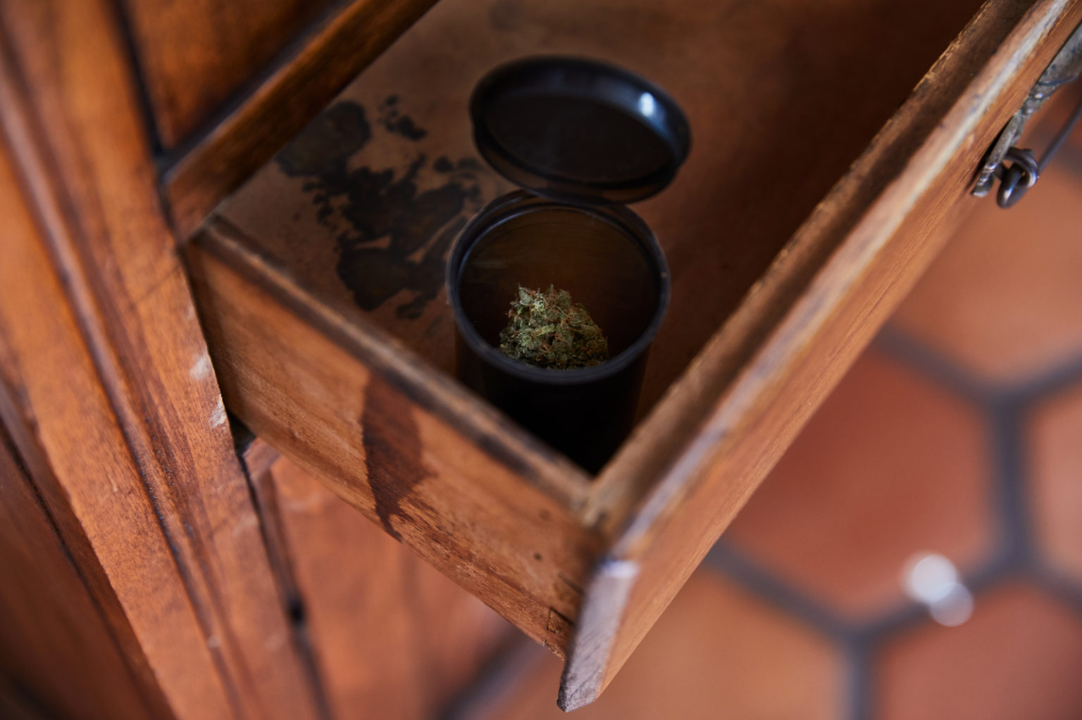 How to identify and avoid buying moldy weed | Weedmaps