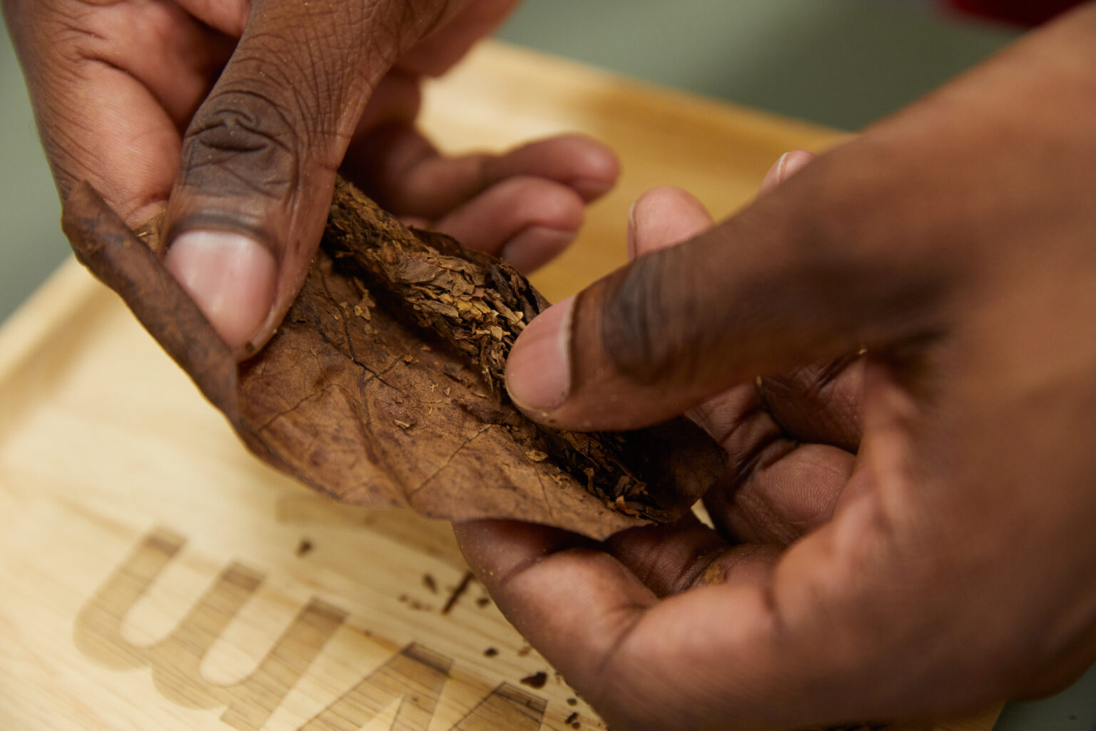 What is a blunt and how to roll one | Weedmaps