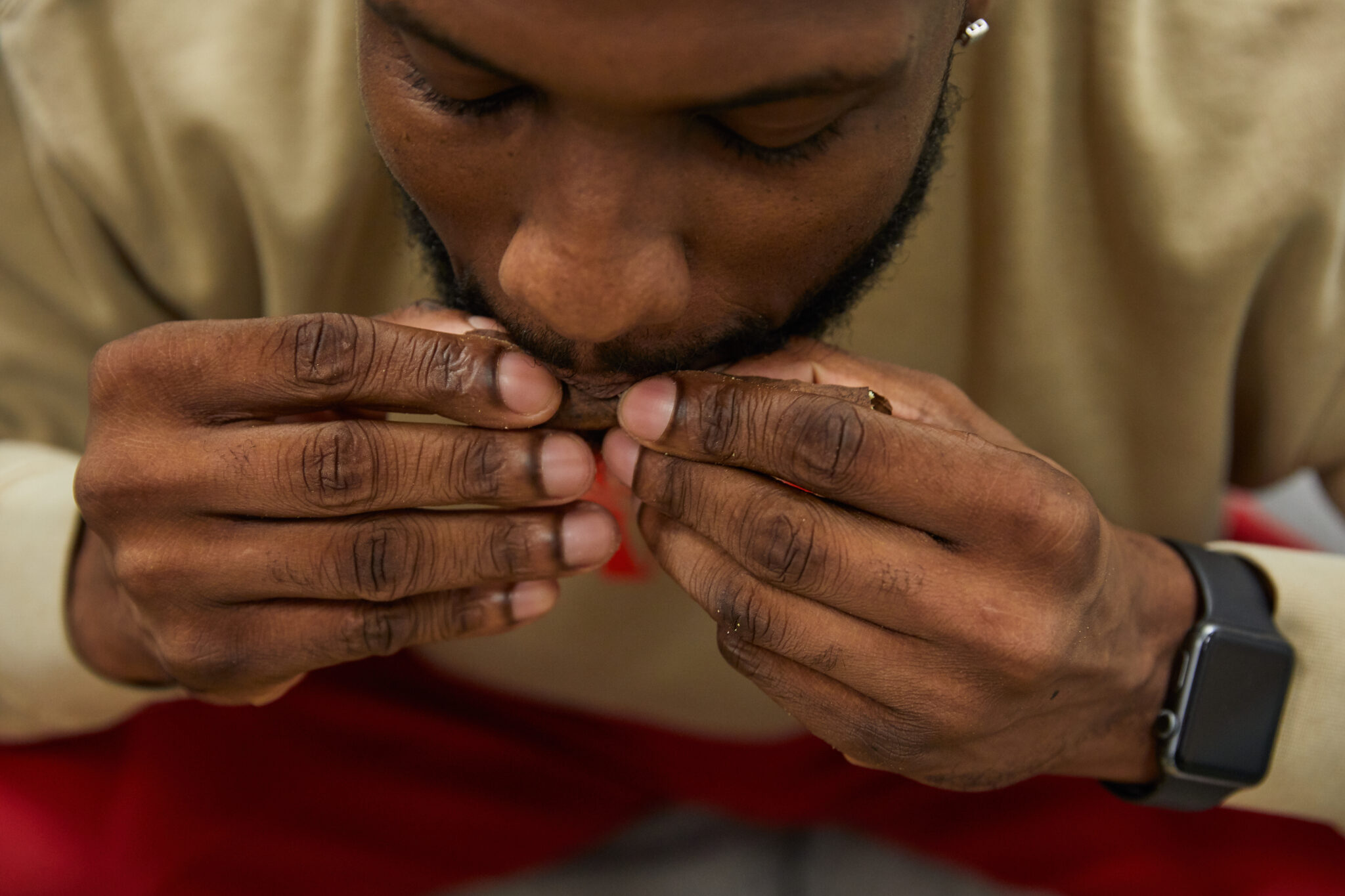 What is a blunt and how to roll one | Weedmaps