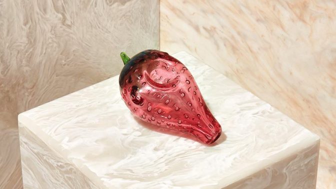 8 strawberry scented strains | Weedmaps